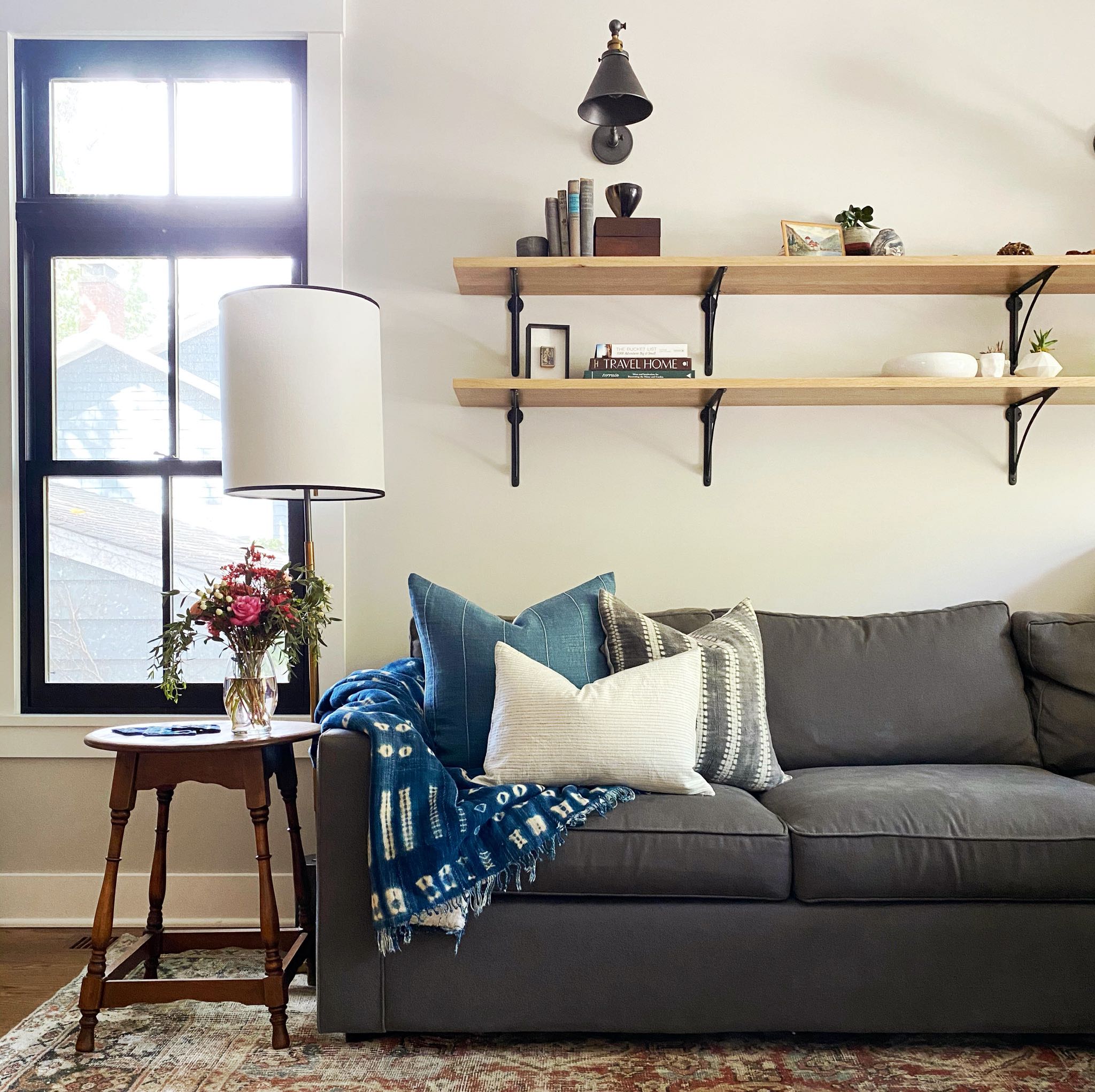 GREY TONES – EVERAND